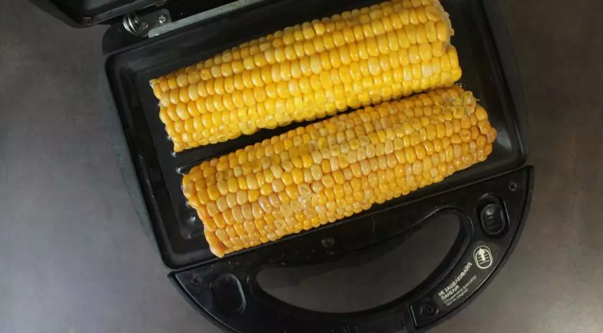 Stock photo vaření recept: grilovaná kukuřice, krok číslo 3