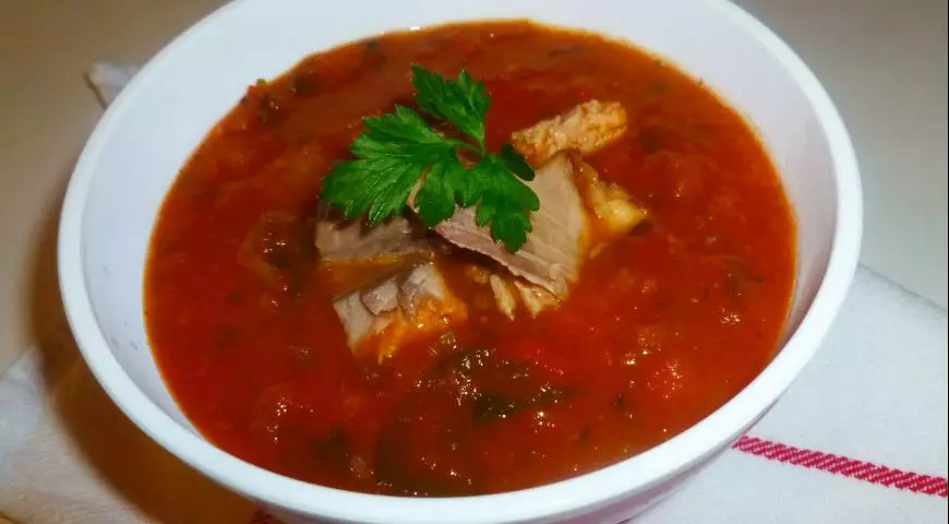 Tomat-seleri soup pwason