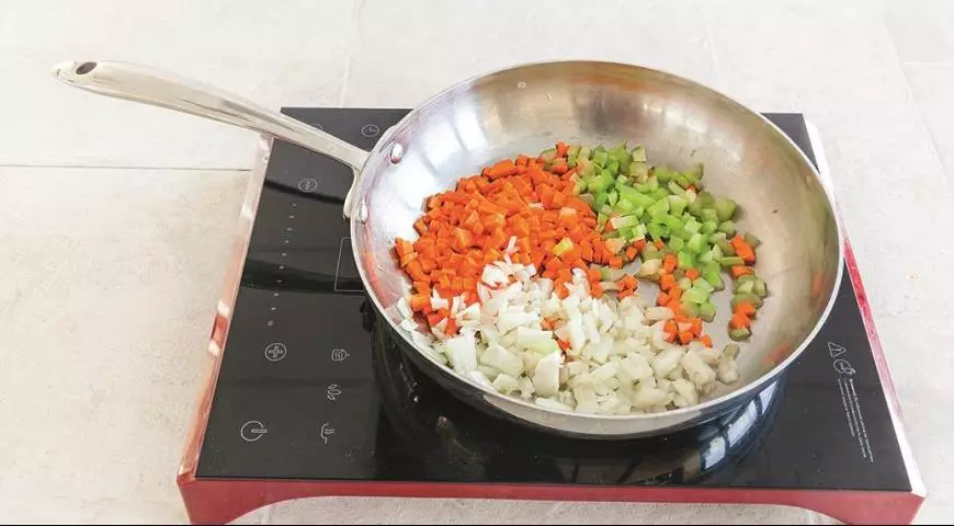 Stock foto Recepta de cuina: Chili Kon Paprika, pas número 2