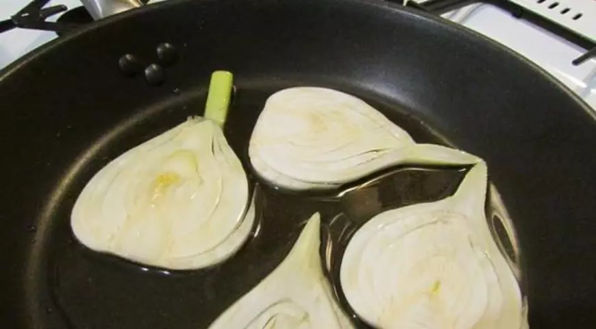 Fry fennel op olivenoalje fan twa kanten