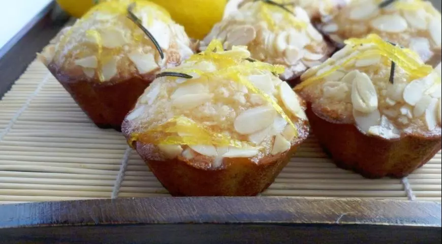 Cupcakes lemon-rosemary