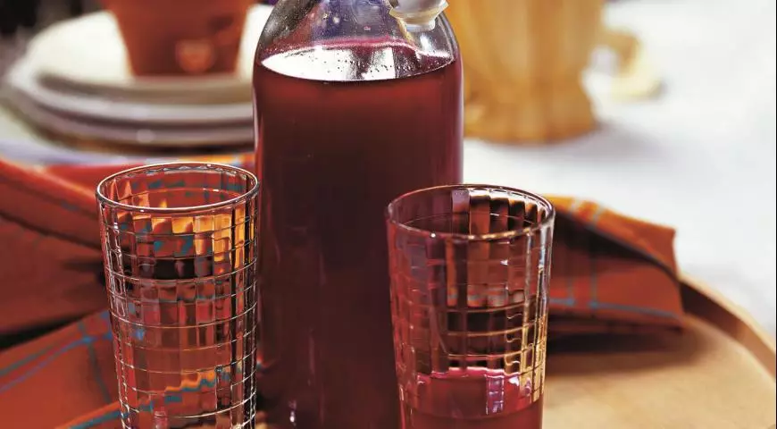 Beetroot Kvass ያለ እርሾ