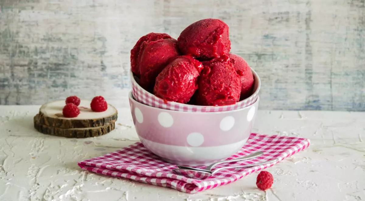 9 Rezepte mit Himbeeren. Wir schworen, frieren, kochen, schneiden, bestehen und gebacken 45142_8