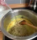 Tambahkeun lentil sareng cai kana sayuran sareng susu, nyiapkeun 35-40 menit, uyah, ngahuzahan sareng sayuran