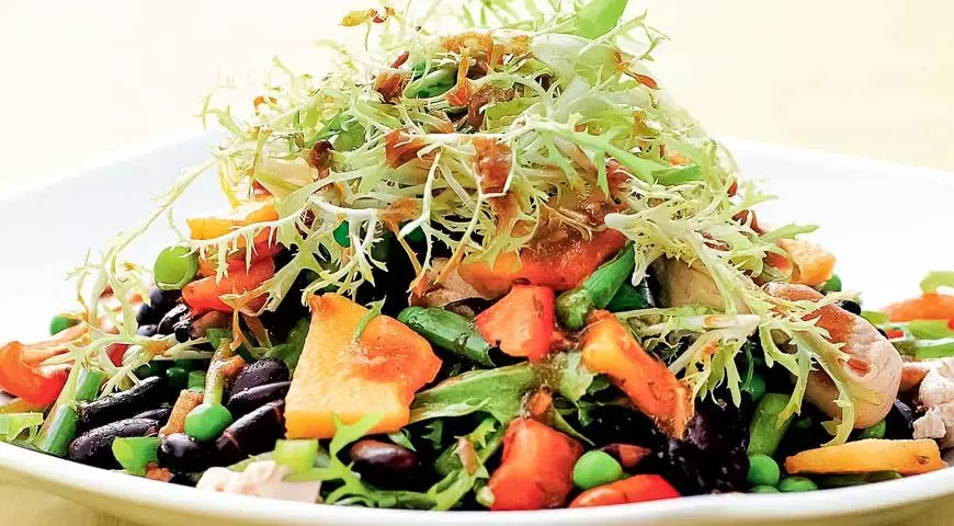 Turkey and black bean salad with kinse refueling