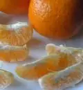 અમે સ્લાઇસેસ માટે tangerines અલગ પડે છે