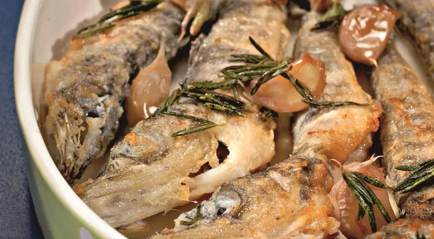 Isda yelo sa maanghang sarsa