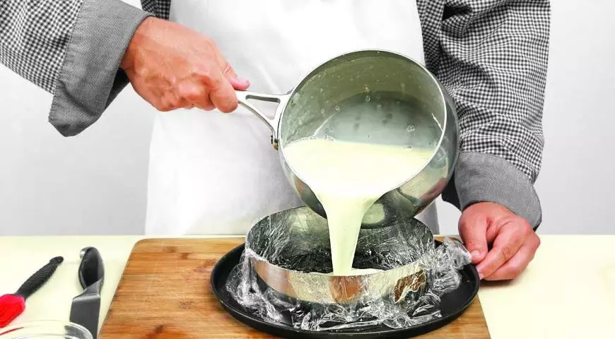 Foto de stock Receita de cocción: biscoito con gelatina e bagas de crema, número de paso 1