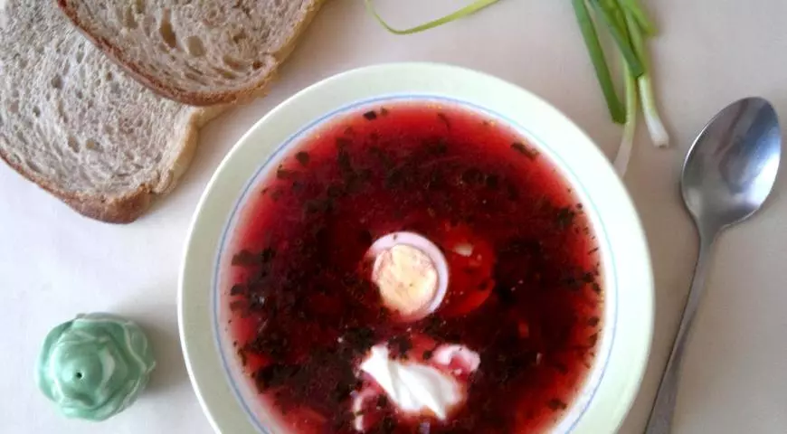 Sopa de remolacha con sopa