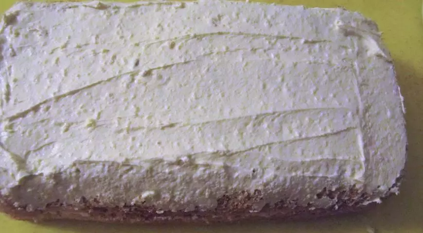 Ներծծված թխվածքաբլիթով օշարակով քսեք տորթի կրեմի հեքիաթը