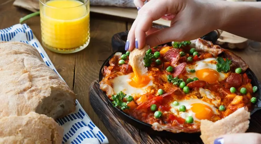 Huevos a la flamenco