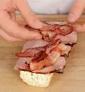 Stockfoto Koken recept: baguette met ham en bacon, stap nummer 3