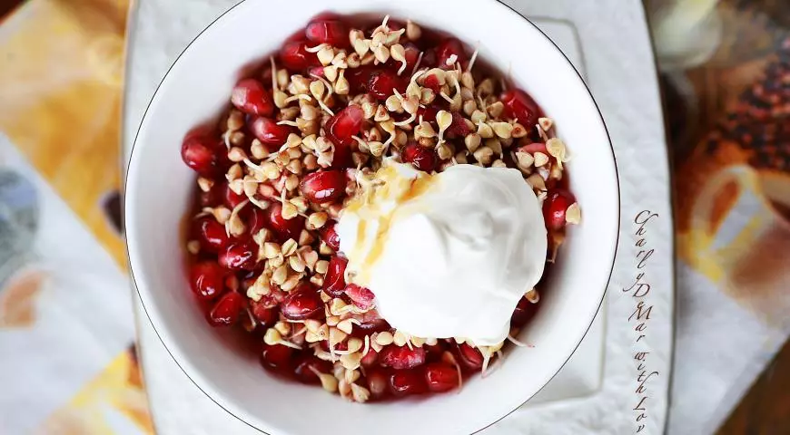 Colazione deliziosa e utile con grano saraceno scanalato