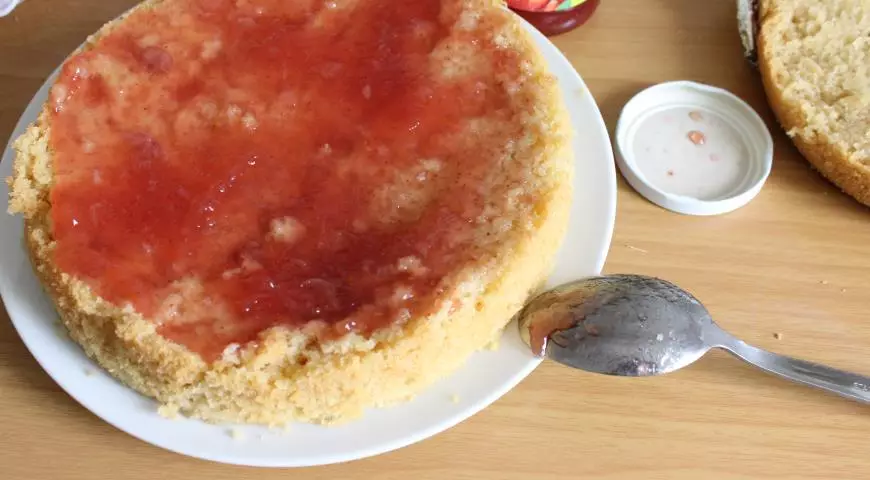 Kata ibisuguti kuri kabiri, gutinda kwa strawberry jam