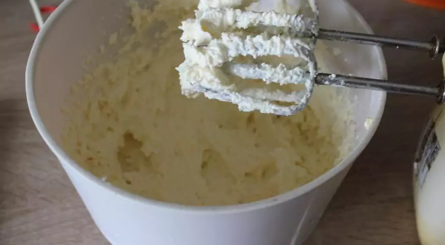 Curd Cream rất bị đánh bông