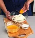 Foto-Kochen Rezept: Zerknitterter Kuchen aus schwarzem Brot mit orangefarbener Curd-Creme, Schritt Nr. 2