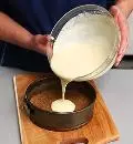 Foto Ricetta di cottura: pane nero accartocciato Torta con crema arancione arancione, step n. 3