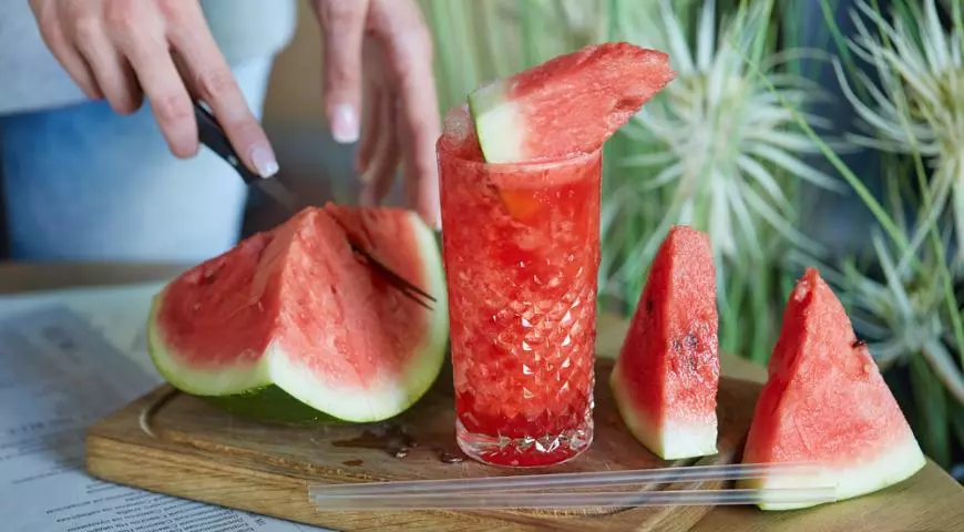 Lemonade gikan sa watermelon