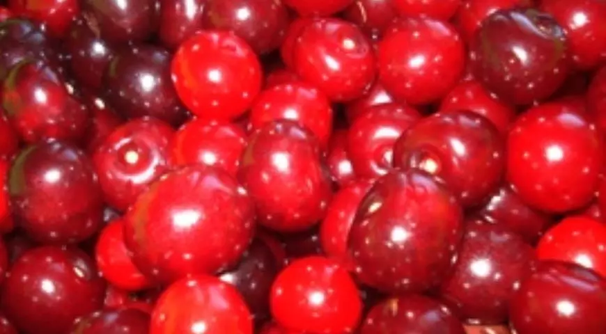 ສໍາລັບ jam cherry ສະອາດແລະລະເບີດຝັງດິນ