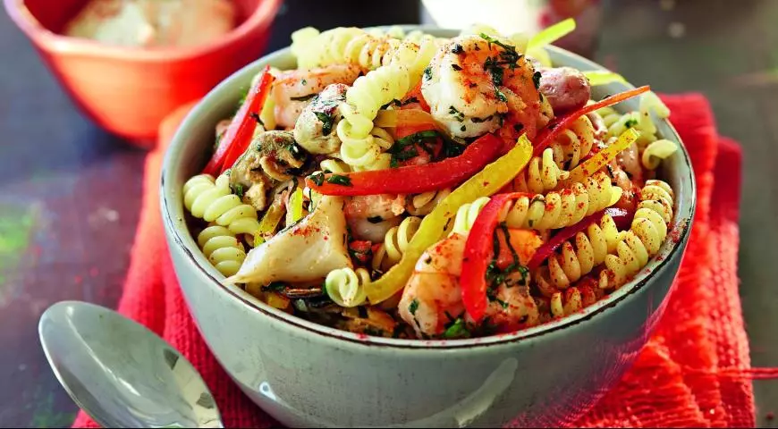 Fusilli Salad mei seafood