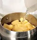 Stock foto madlavning opskrift: kartoffel galushki fra erchega, trin nr. 1