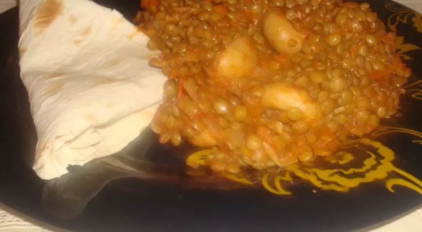 I-Lentil Stew ngotamatisi namakhowe