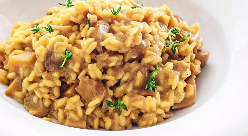 Risotto бо занбурўѓњо сафед