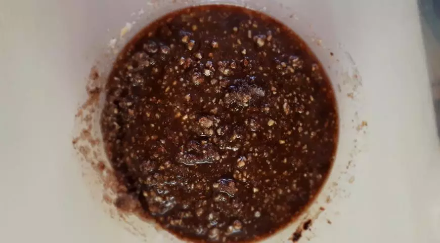 Xuba amantongomane, ioyile yemifuno, iswekile kunye ne-cocoa powder