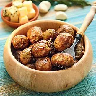 Gebakken in de ovenaardappelen met knoflook en rozemarijn 2