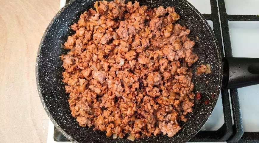 Making malto gaļu no liellopu gaļas gabala