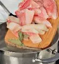 Stock Foto Koeke Recept: Fish Soup mei dille, stap nûmer 2