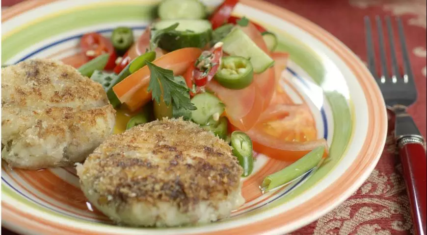 Cena in ufficio - insalata di patate con aringhe, casseruola di patate con spinaci, insalata di patate con champignons, polnetta, insalata di pollo ventricolare in coreano 51719_4