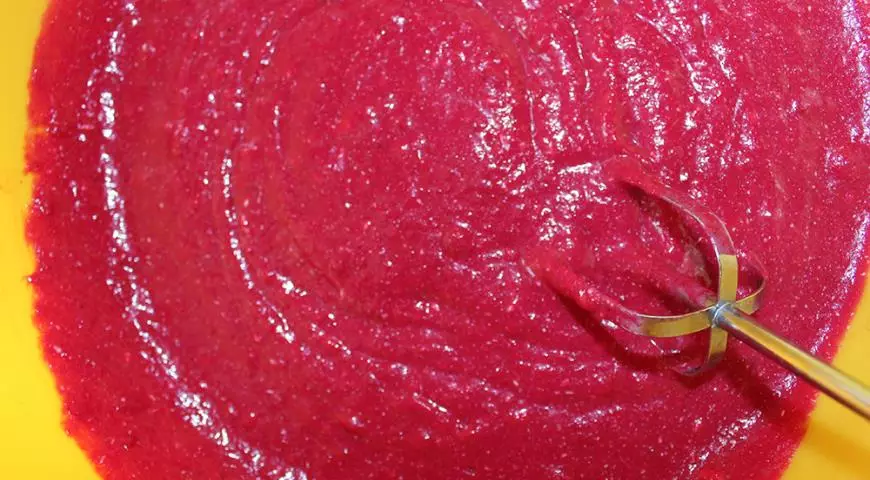 BOOZE DE BEETS, WIR MEI DE STATE FAN DE PUREE, ferbine mei de rest fan 'e yngrediïnten