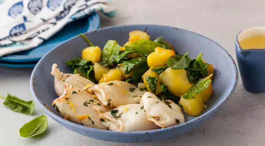 Squid with spinach potatoes