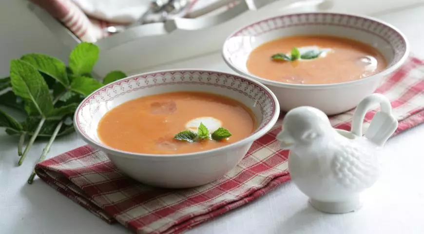 Supë domate