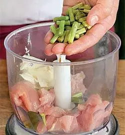 Stock Foto Kuiranta recepton: Mousse de asparagoj kun oranĝa oleo, paŝo №2
