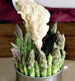 Stock Foto Kuiranta recepton: Mousse de asparagoj kun oranĝa oleo, paŝo numero 3