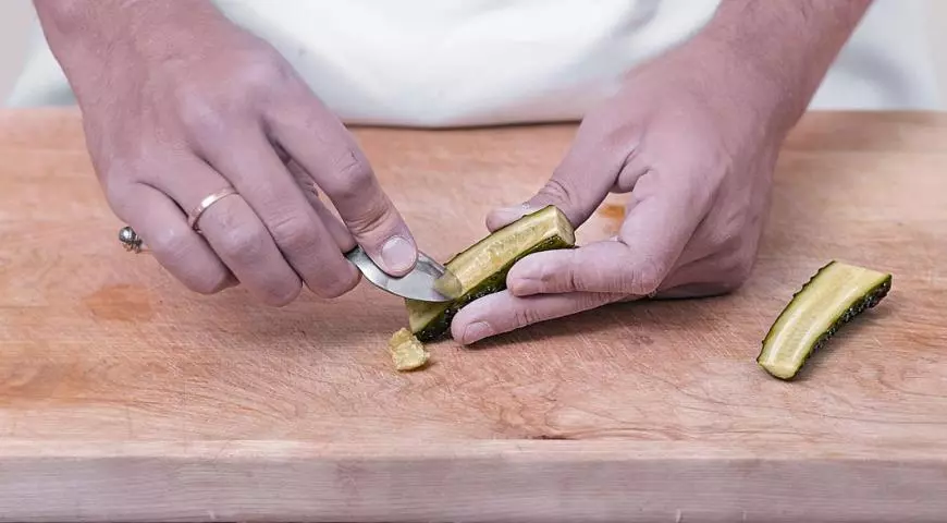 Ang resipe sa Stock Foto Pagluto: Mga pickled cucumber alang sa sandwichs, lakang numero 2