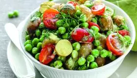 Niba ibirayi byatetse bisa nkibiryo byarambiranye cyane, kora salade. 53872_5