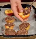 Foto persiapan resep: Peaches dipanggang dengan cokelat dan jahe, langkah nomor 3