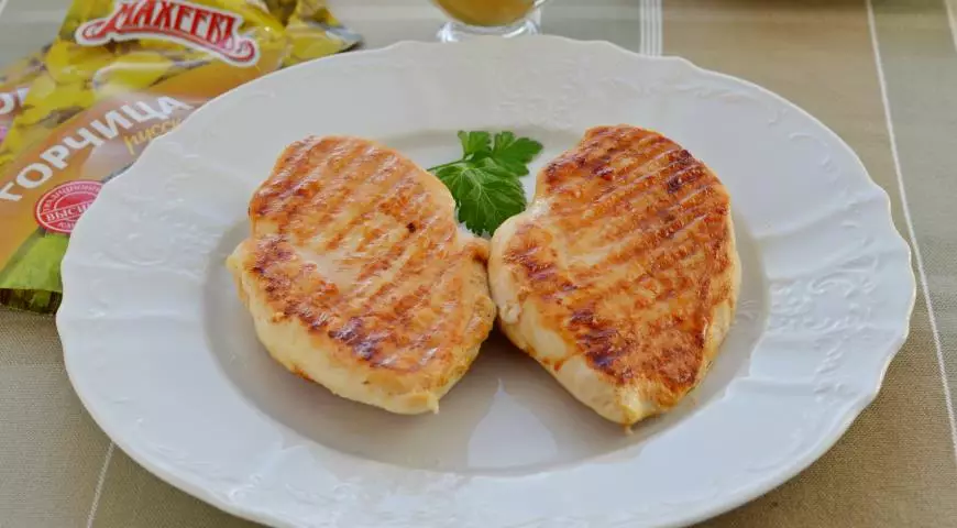 Ọkụkọ na mọstad marinade