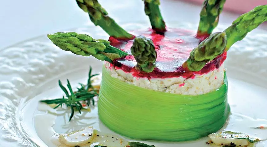 Asparagus دىن ئەنگىلىيە «تاج»