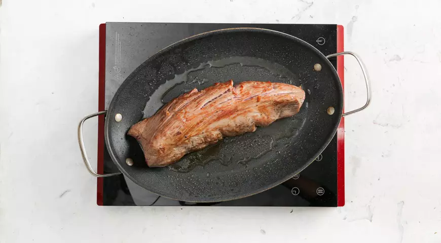 Photo Cooking Recipe: Bif Wellington Cut with Smoked Bacon, Step No. 2