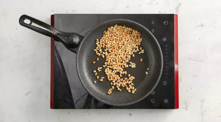 Foto de stock Receita de cocción: tapas con xamón, xerez e porcas de cedro, paso número 2