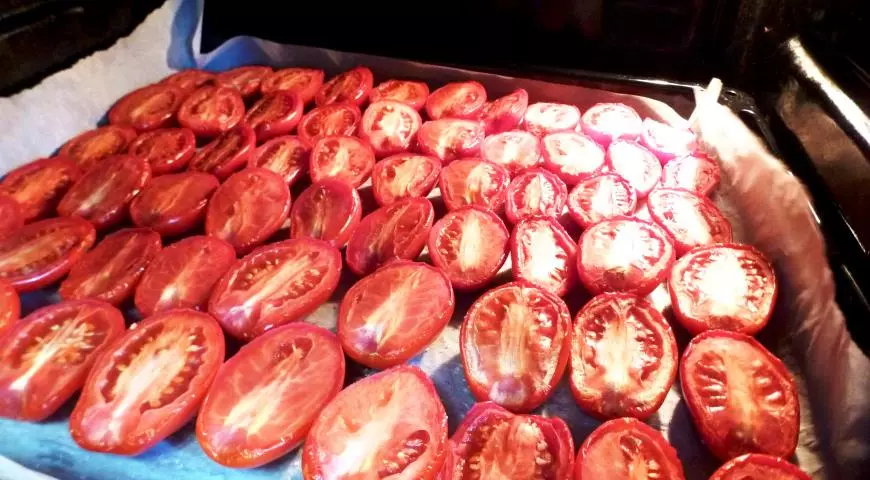 Foto Kachen Rezept: Dréche Tomaten, Schrëtt Nr 3