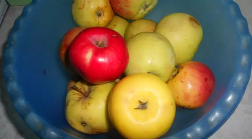 פֿאַר די פילונג פון דעם שטיקל, מיר קאָכן apples, מיין און דאַר זיי