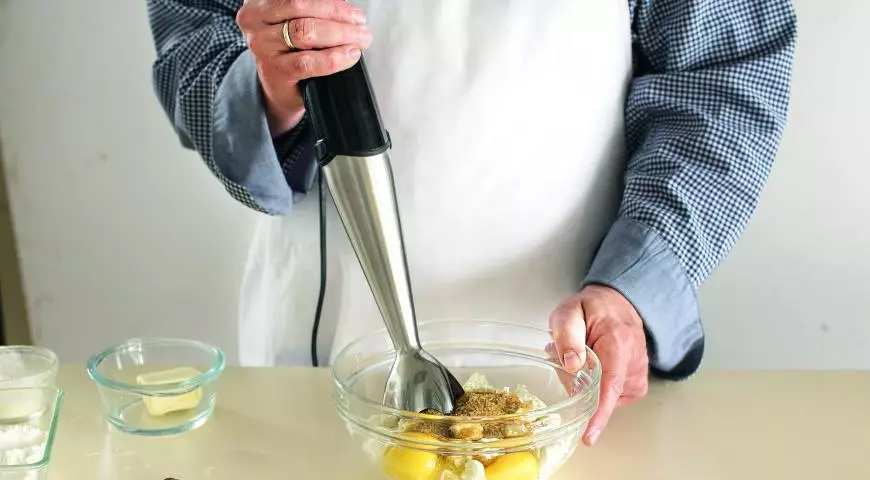 Foto da preparación da receita: boliñas con amorodos, paso número 1