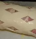 ఒక మాంసం రోల్ టెస్ట్ వ్రాప్, పొయ్యి లో రొట్టెలుకాల్చు వెల్లింగ్టన్