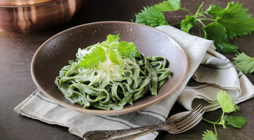 Fettuccin của cây tầm ma