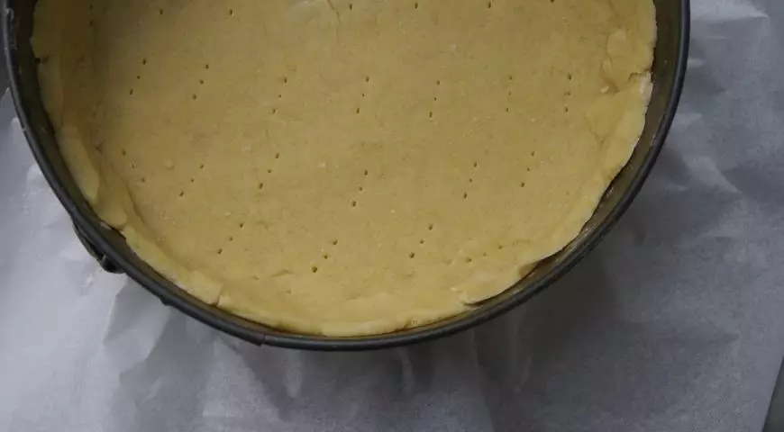 Lay the dough into baking shape